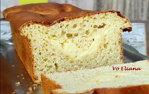 Pão doce recheado com creme de baunilha